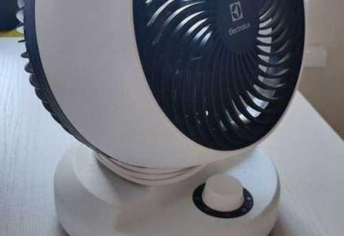 Настольный вентилятор Electrolux ETF-107W