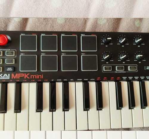 Midi клавиатура akai mpk mini