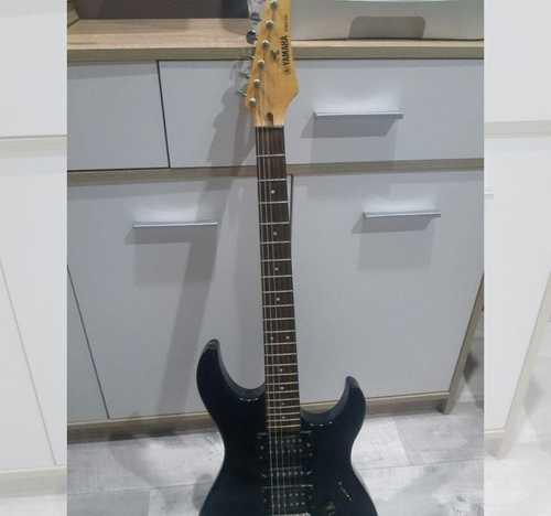 Электрогитара Yamaha ERG121