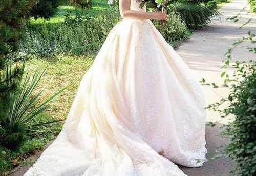 Свадебное платье со шлейфом 42 - 46 персиковое