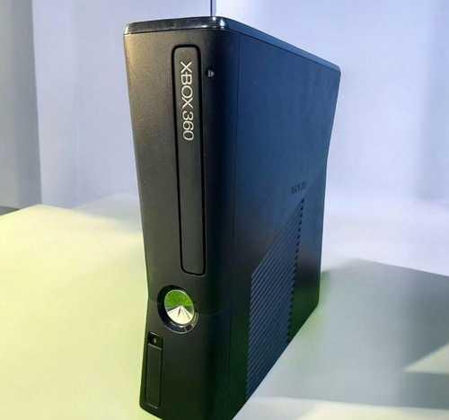 Xbox 360 прошитая 250 gb. 1 джойстик