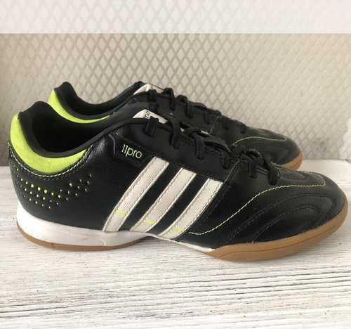 Детские бутсы для зала Adidas 11Nova IN US 4