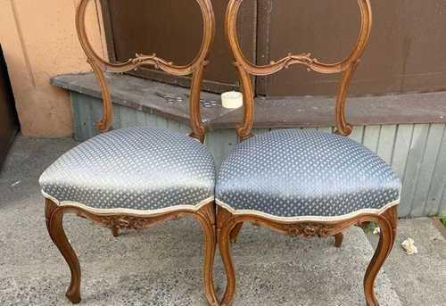 Пара антикварных стульев "рококо", орех, резьба