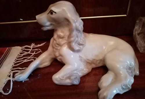 Советская фарфоровая статуэтка собаки "борзая"