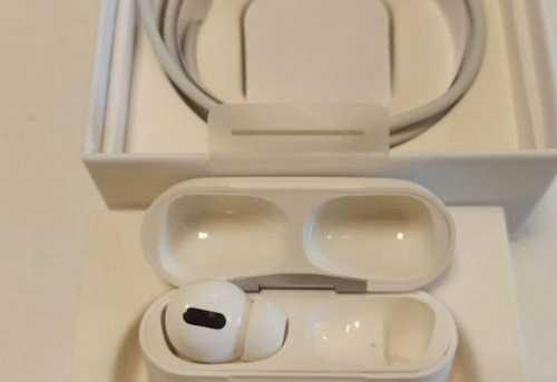 Наушники AirPods Pro with Wireless Charging Case