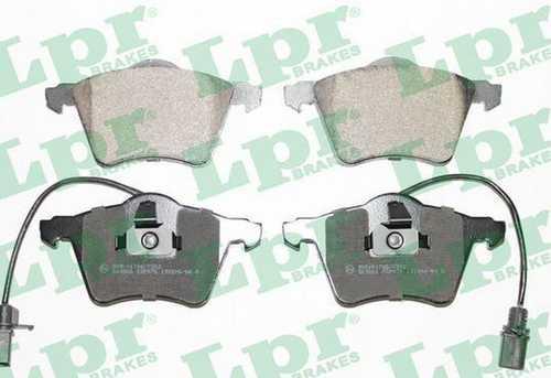 Передние тормозные колодки LPR, 05P975