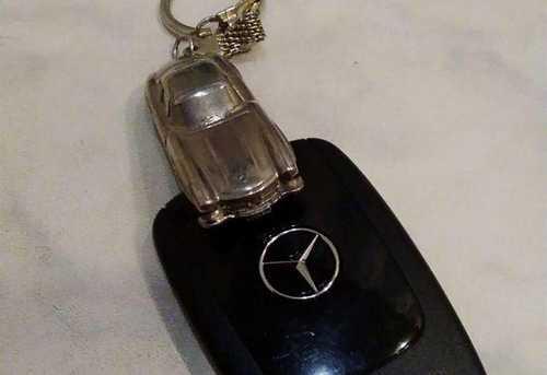 Брелок Mercedes оригинальный