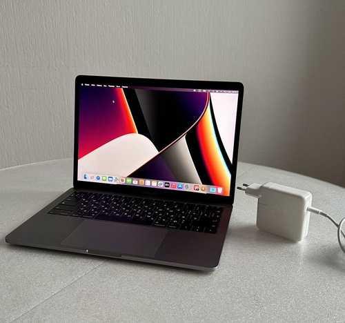 Apple MacBook Pro 13 2018 8/128 Новый АКБ