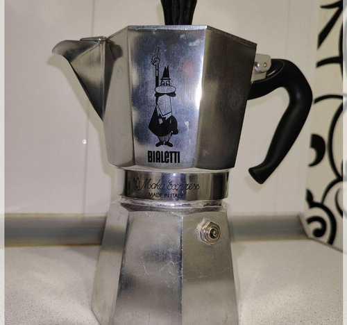 Гейзерная кофеварка bialetti