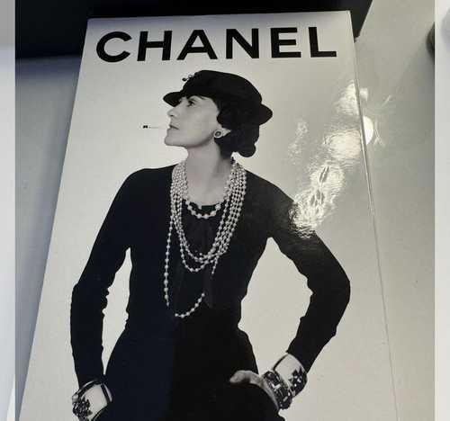 Коллекционное издание книг chanel