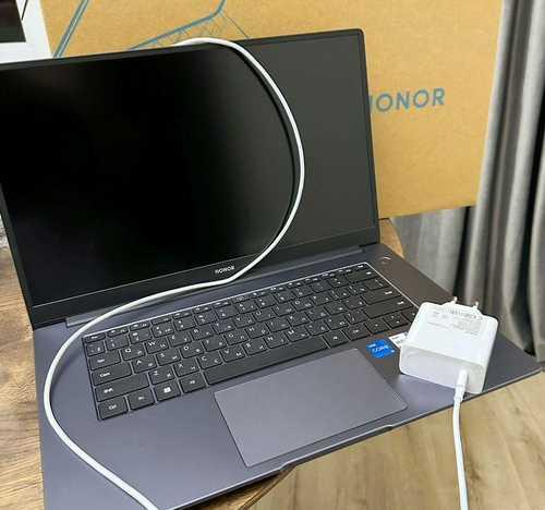 Ноут honor magicbook x 15 i 5 8 512 GB Space Grey