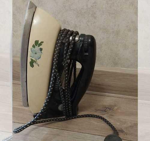 Продам советский утюг 1991Г