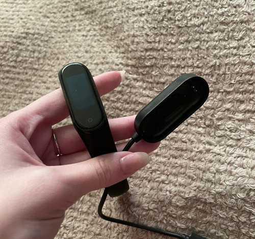 Xiaomi mi band 4 и 7 pro