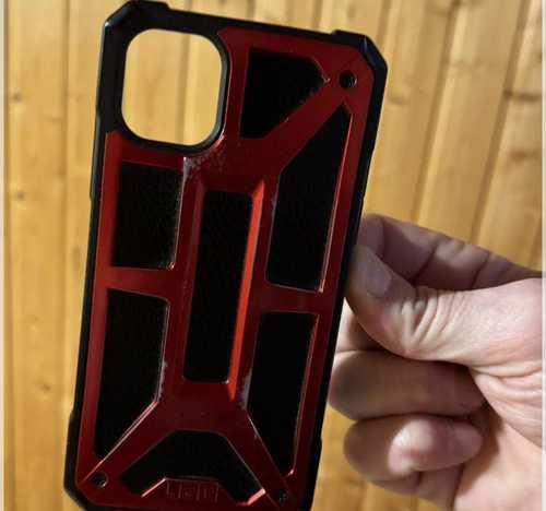 Чехол UAG Monarch на iPhone 11