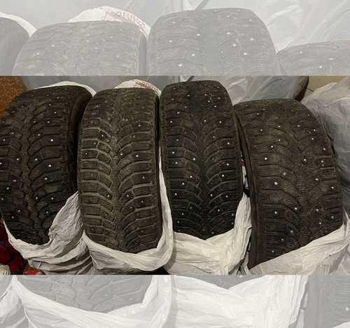 Bridgestone Blizzak Spike-01 215/55 R16 93T