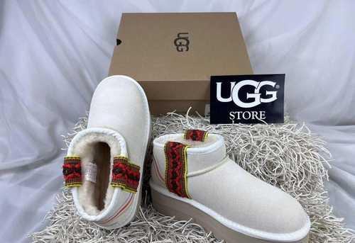 Сапогие UGG classic ultra mini braid plat boot whi