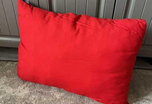 Новая подушка 40*60 см ярко-красная