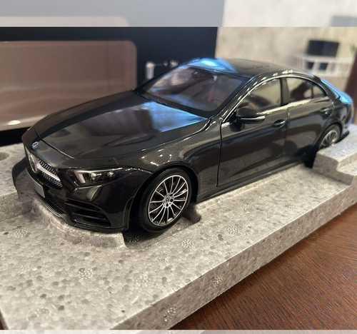 Mercedes-Benz CLS-class 1:18