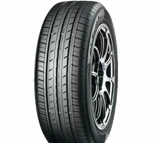 Yokohama Bluearth ES32 215/60 R16 99V