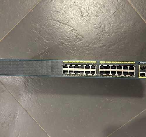 Коммутатор Cisco WS-C2960-24TC-S