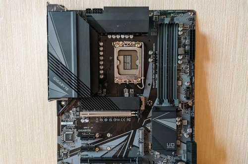 Gigabyte Z690 UD DDR4