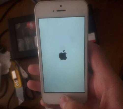 Дисплей на iPhone 5 запчасти