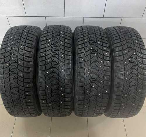 Michelin Latitude X-Ice North 3 215/65 R16