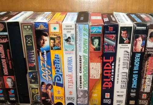 Видеокассеты VHS с фильмами и новые чистые