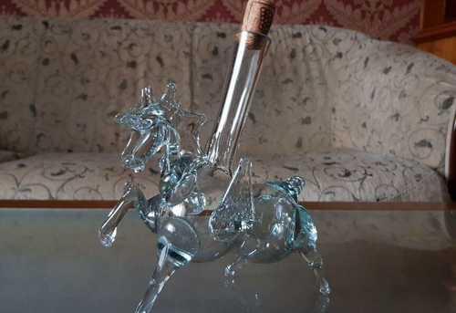 Бутылка Штоф для напитков Лошадь Пегас. Стекло