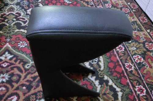 Подлокотник renault logan