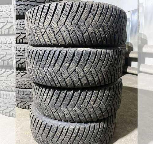 Goodyear UltraGrip Ice Arctic SUV 215/60 R17