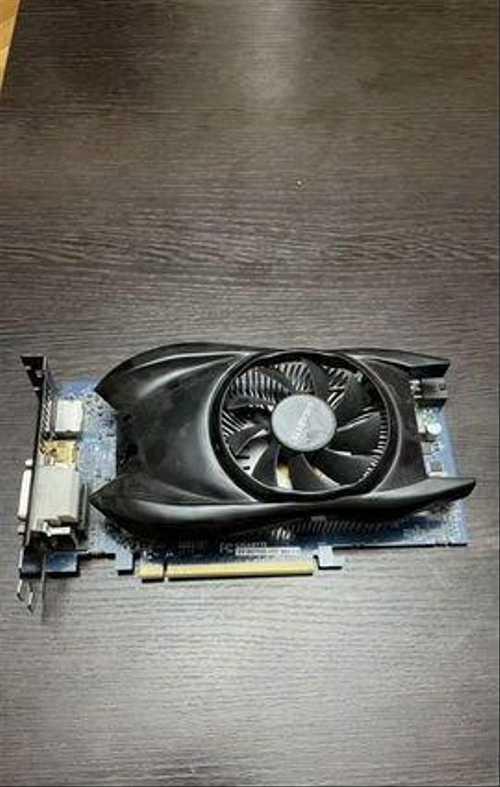AMD Radeon HD6770 1GB