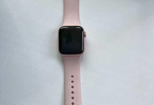 Часы apple watch se 40 mm розовые