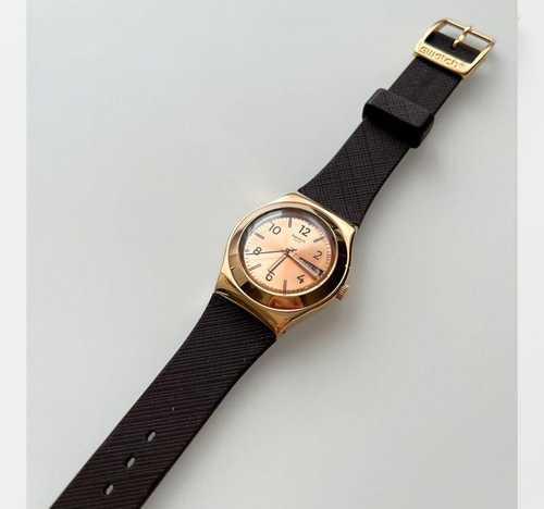 Часы Swatch Brownee