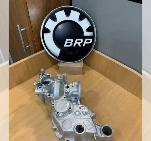 Новая крышка кпп BRP Can-Am 420686205