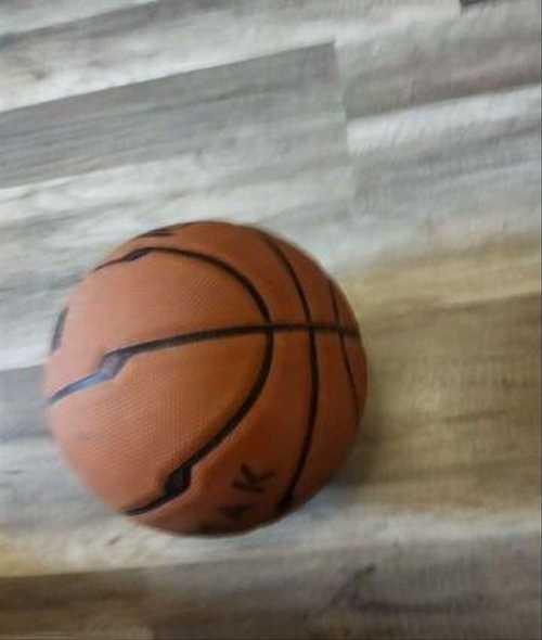 Баскетбольный мяч tarmak