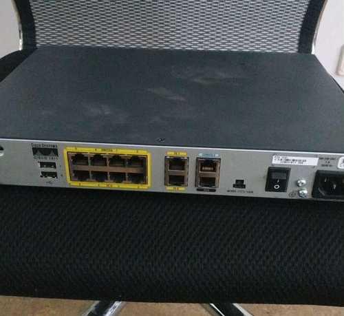 Свитч Cisco1811 LAN 8*100 mbit 64Mb