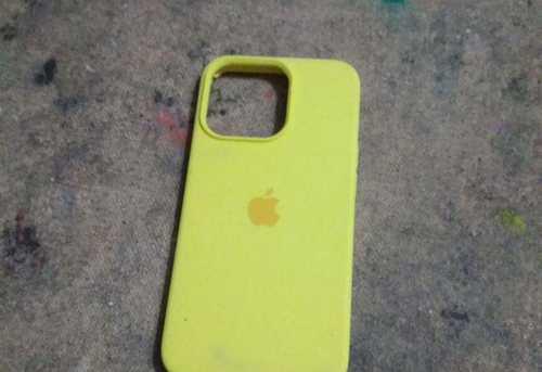 Чехол жёлтый на iPhone 13 pro