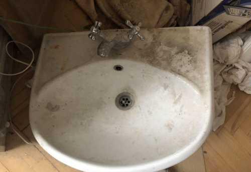 Раковина в ванную со смесителем