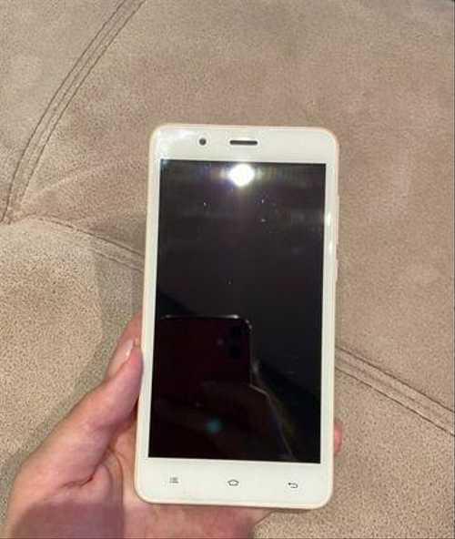 Смартфон Digma VOX S504 3G White