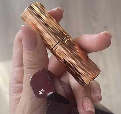 Charlotte tilbury помада