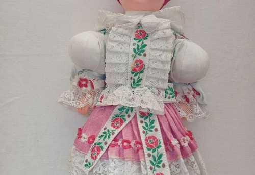 Куколка винтажная в чешском костюме 31 см