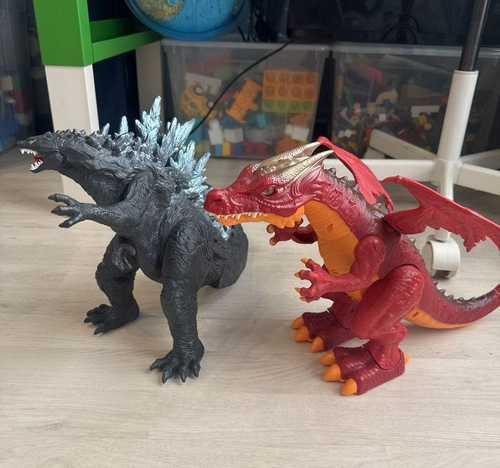 Игрушки дракон и годзилла