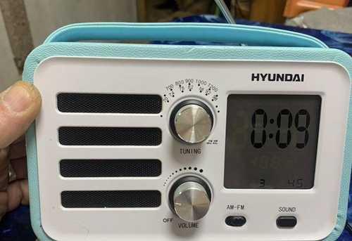 Радиоприемник hyundai с термометром и часами