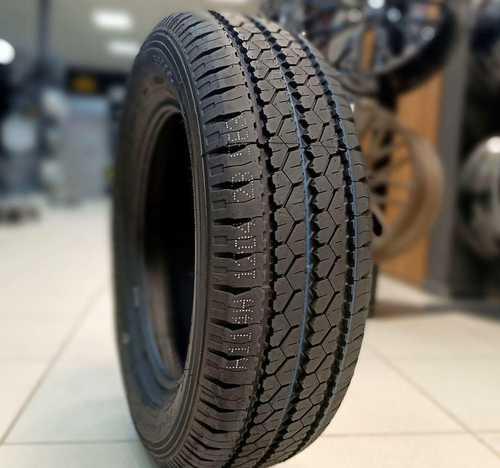 Royal Black Royal Commercial 205/70 R15C 106R