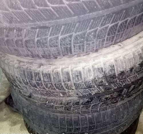 Michelin 4X4 A/T 215/65 R16