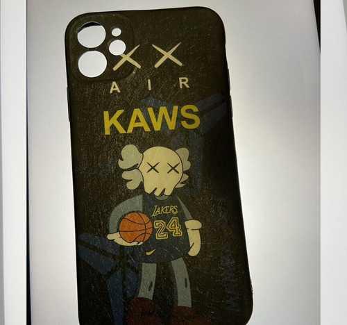 Чехол на iPhone 11 kaws