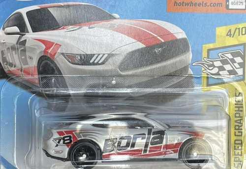 Hot wheels 2015 ford mustang GT