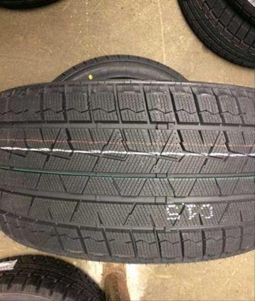 Minerva Frostrack UHP 275/35 R20