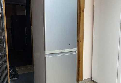 Компактный холодильник Samsung